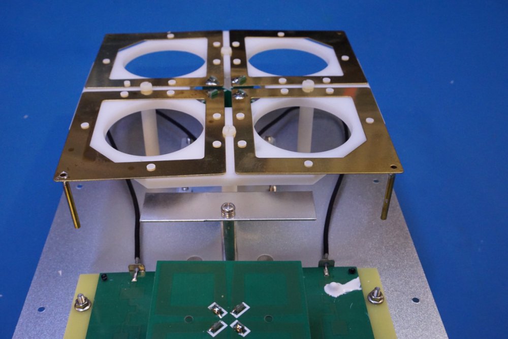 Teardown of an RSRF Cross-Polarized Dual Band Cellular MIMO Panel ...